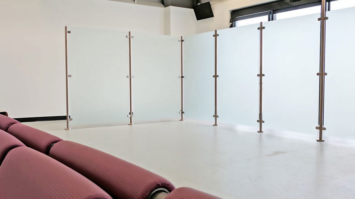 Free Standing Glass Screens - Glass Interiors
